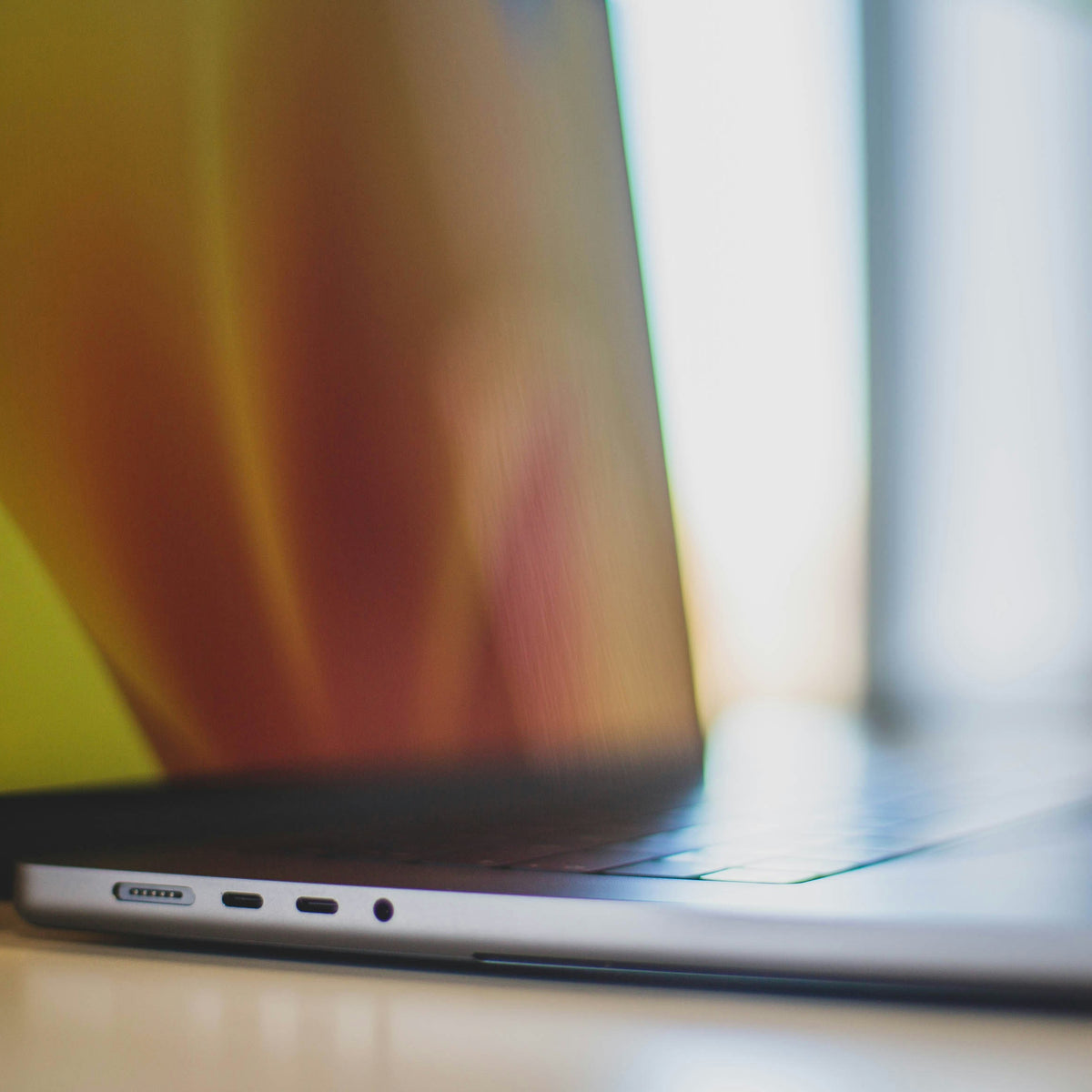 A simple guide to ports on your Apple devices – LOGiiX